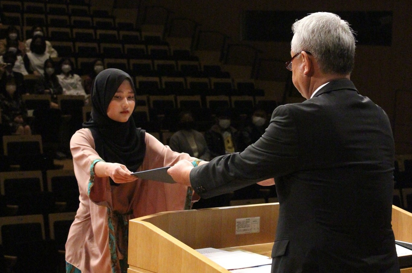 The graduation ceremony was held. – Shizuoka International Language School